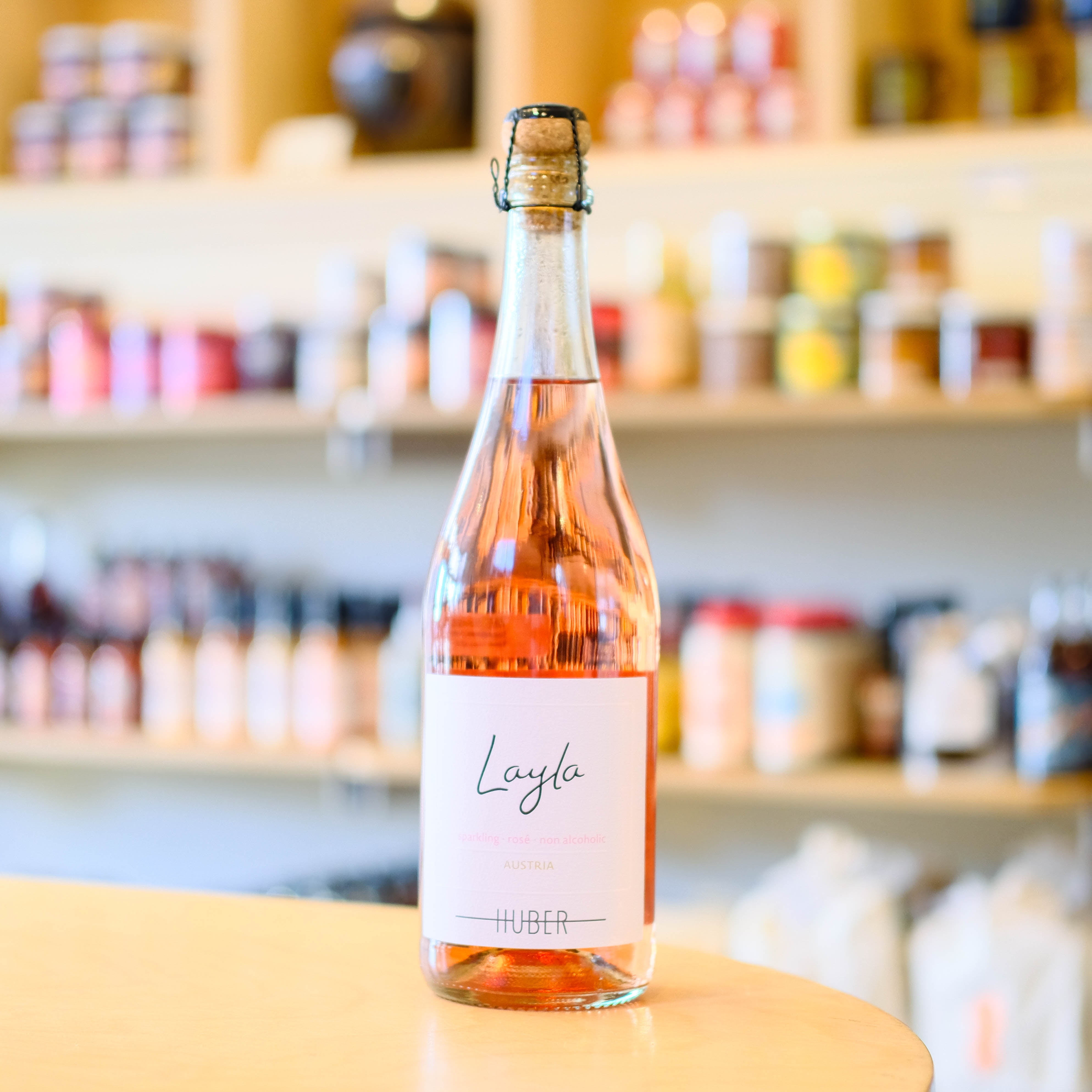 Weingut Markus Huber Layla Non-Alcoholic Sparkling Rose – Onggi